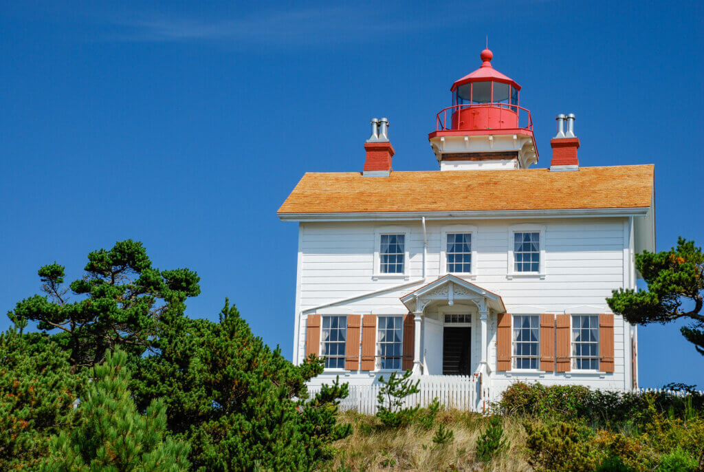 The Yaquina Bay Lighthouse | Oregon Lottery